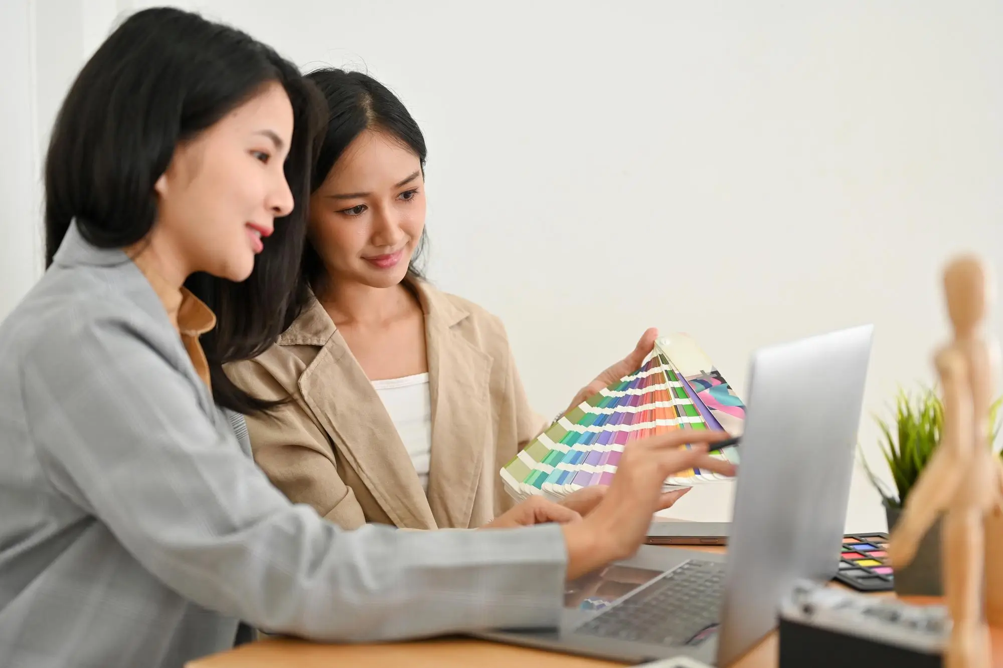 Choose Brand Colors Strategically: A Branding Guide For New ...